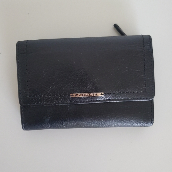 Fossil | Bags | Fossil Black Leather Trifold Wallet | Poshmark